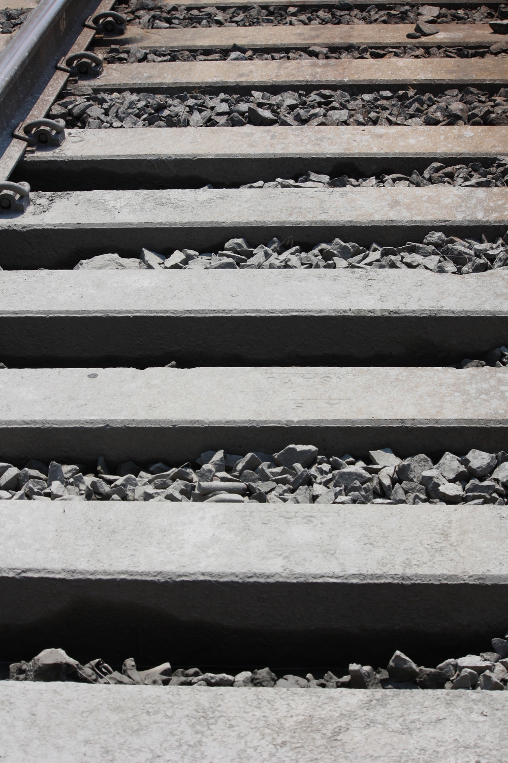 [PHOTOS] 9 Unbelievably Common Railroad Safety Hazards